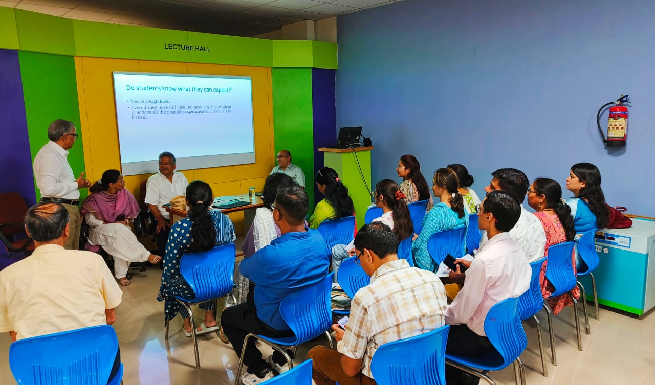 Lab Skill Workshop for Science Teachers begins at Innovation Hub, RSC ...
